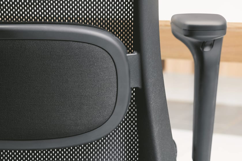 SOFI MESH Fabric office chair with 5-Spoke base with headrest By HÅG