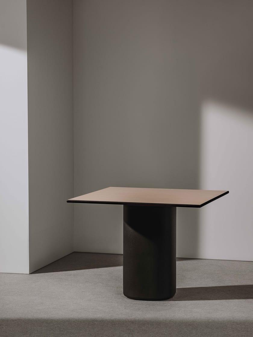 SOLID ME03651 Table base By Andreu World