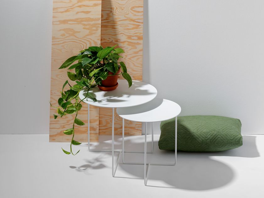 Round steel sheet side table SOLID SIDE TABLE #03 By weld & co