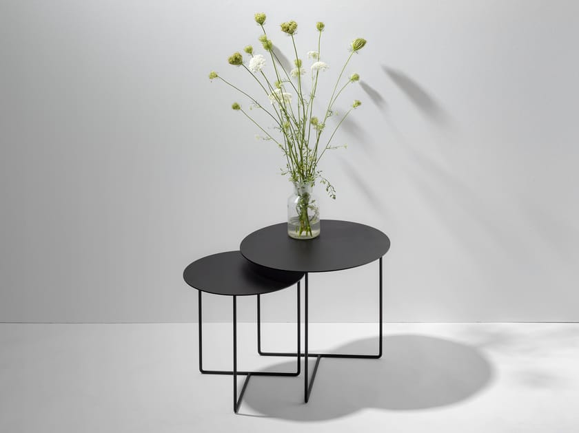 Round steel sheet side table SOLID SIDE TABLE #03 By weld & co
