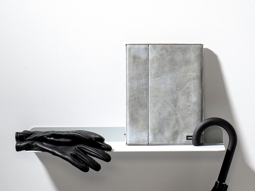 SOLID WALL SHELF #01 estante By weld & co