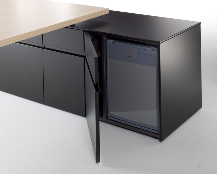 SONO Rectangular wooden executive desk By RENZ | design Justus Kolberg