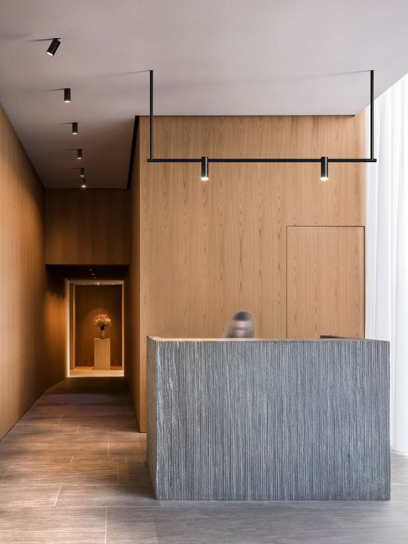 SOUVLAKI Illuminazione a binario By Rotaliana | design Giovanni Lauda