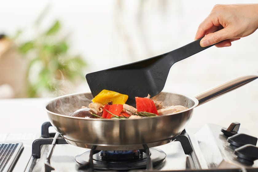 SOIL - SPATULA turner By In Stock