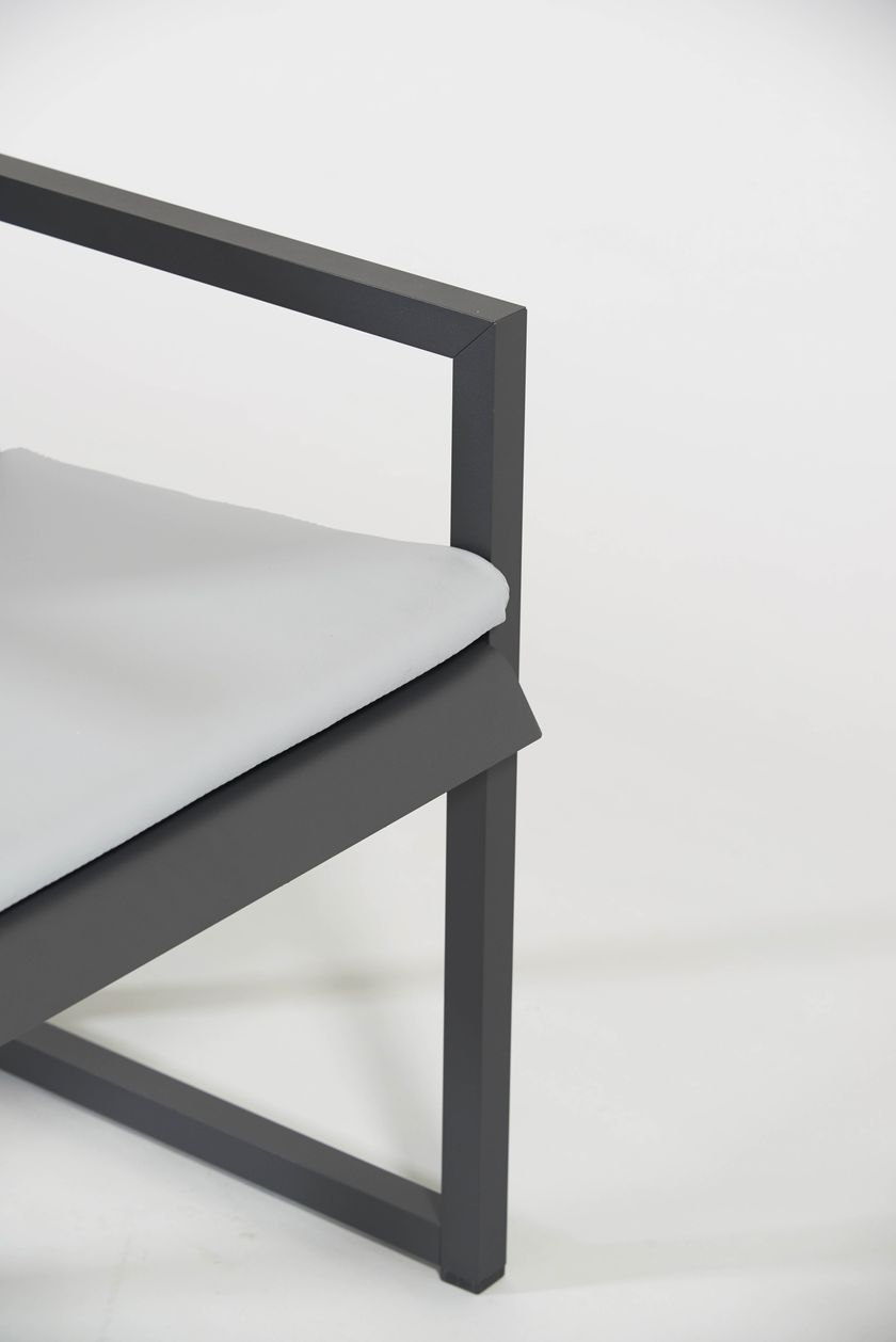 SPIKES | Chair with armrests By Sachi
