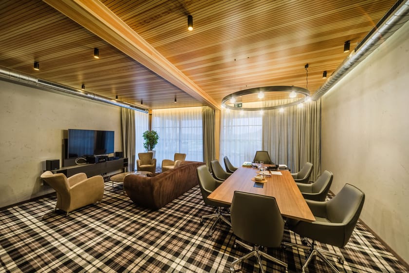 SPY 66 CLIP spotlight By Delta Light