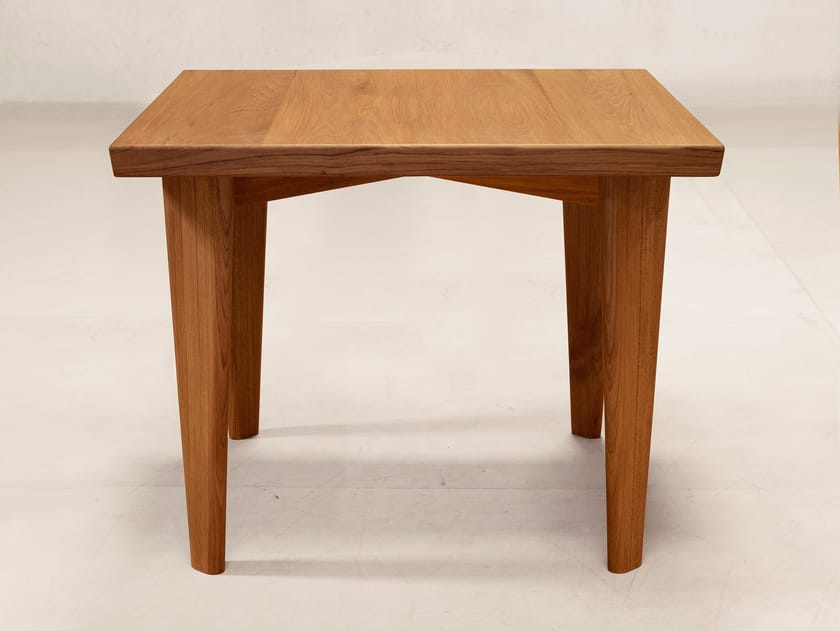 PROJECT CHANDIGARH Square teak table By Phantom Hands | design ...