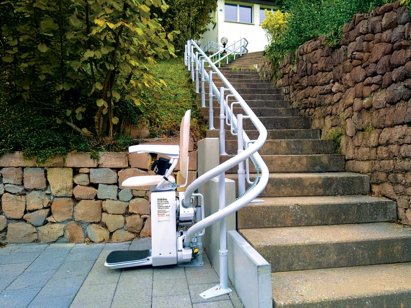 ALL SEASONS 260 Montascale per esterno a poltroncina By STANNAH