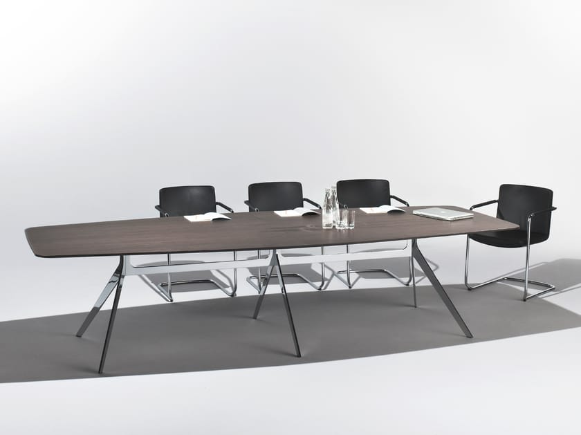 STAR Wooden meeting table By RENZ | design Jehs+Laub