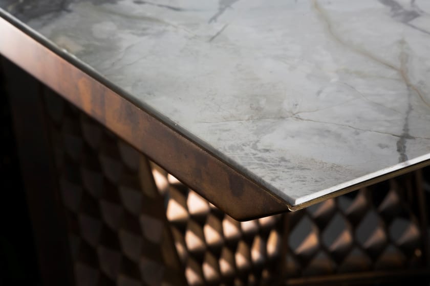 STEALTH 桌子 By Henge | design Massimo Castagna