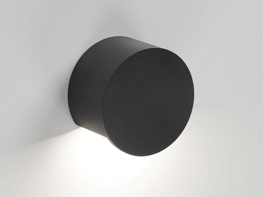 STIP W Outdoor wall Lamp By Delta Light