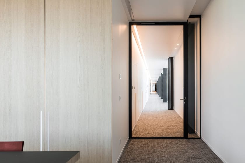 STREAMLINER TRIMLESS linear lighting profile By Delta Light