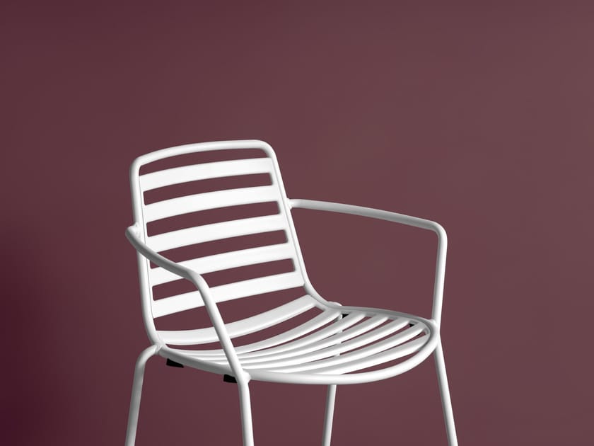 STREET | Chair with armrests By ENEA design Estudi Manel Molina
