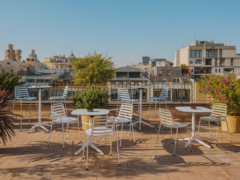 STREET | Chair with armrests By ENEA design Estudi Manel Molina