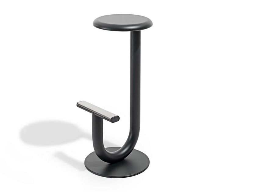 STRONG High plate garden stool By Desalto | design Eugeni Quitllet