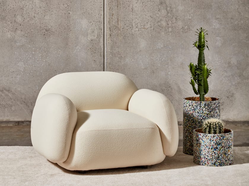 SUNDAE Fabric armchair with armrests By DesignByThem | design Jason Ju