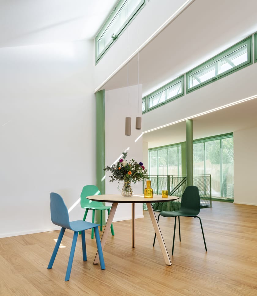 BODY Wood veneer chair By Sancal | design Sylvain Willenz