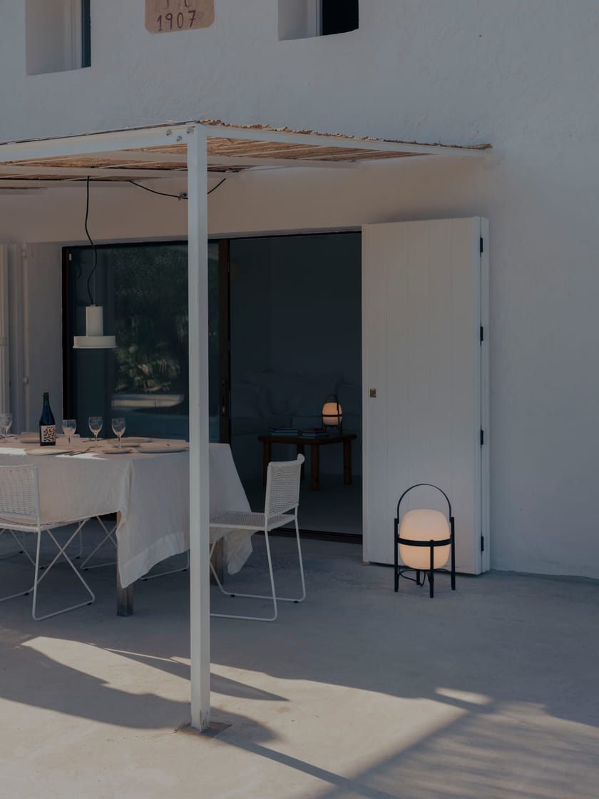 CESTA EXTERIOR LED glass and aluminium Outdoor table lamp By Santa & Cole | design Miguel Milà