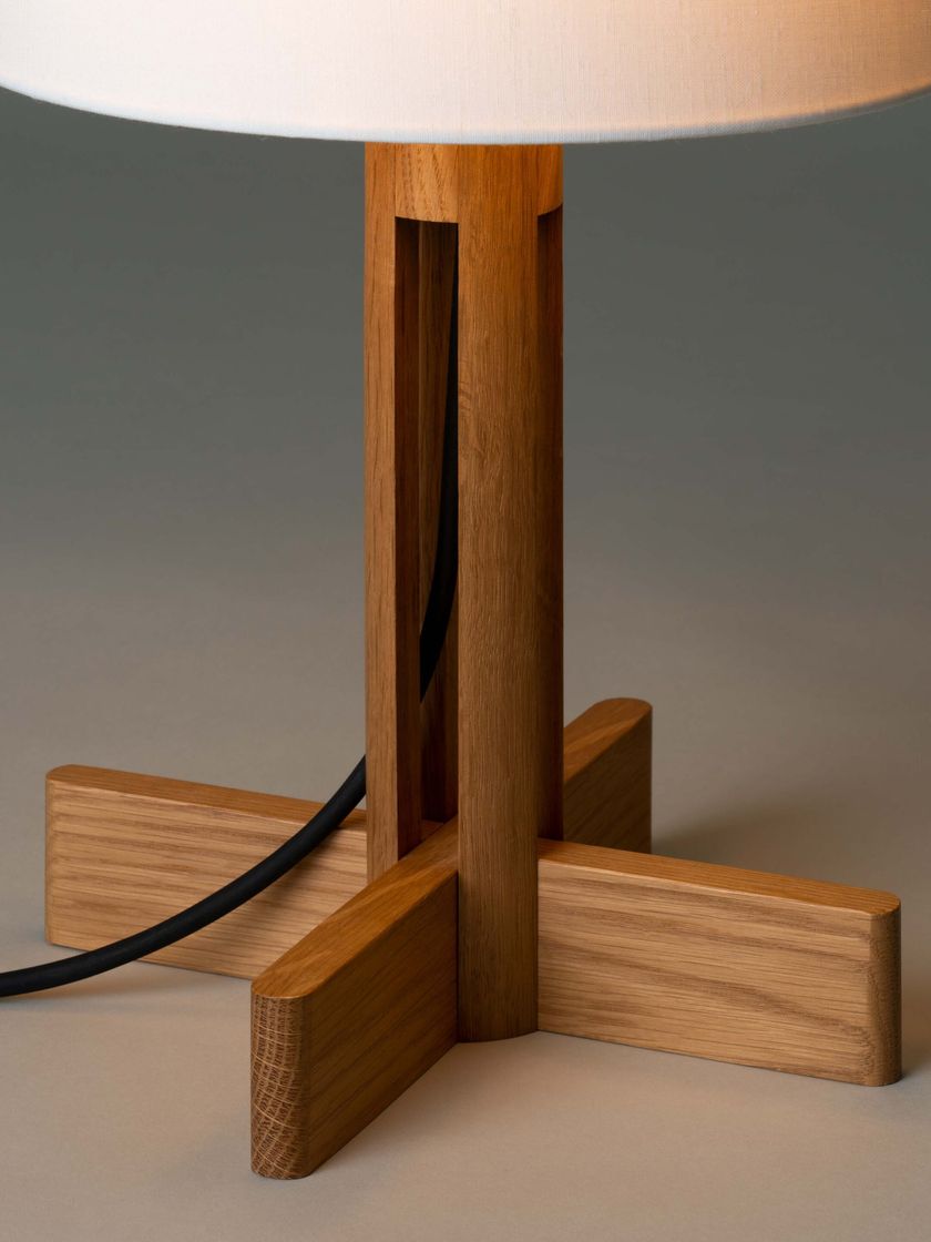 FAD LED oak table lamp By Santa & Cole | design Miguel Milà
