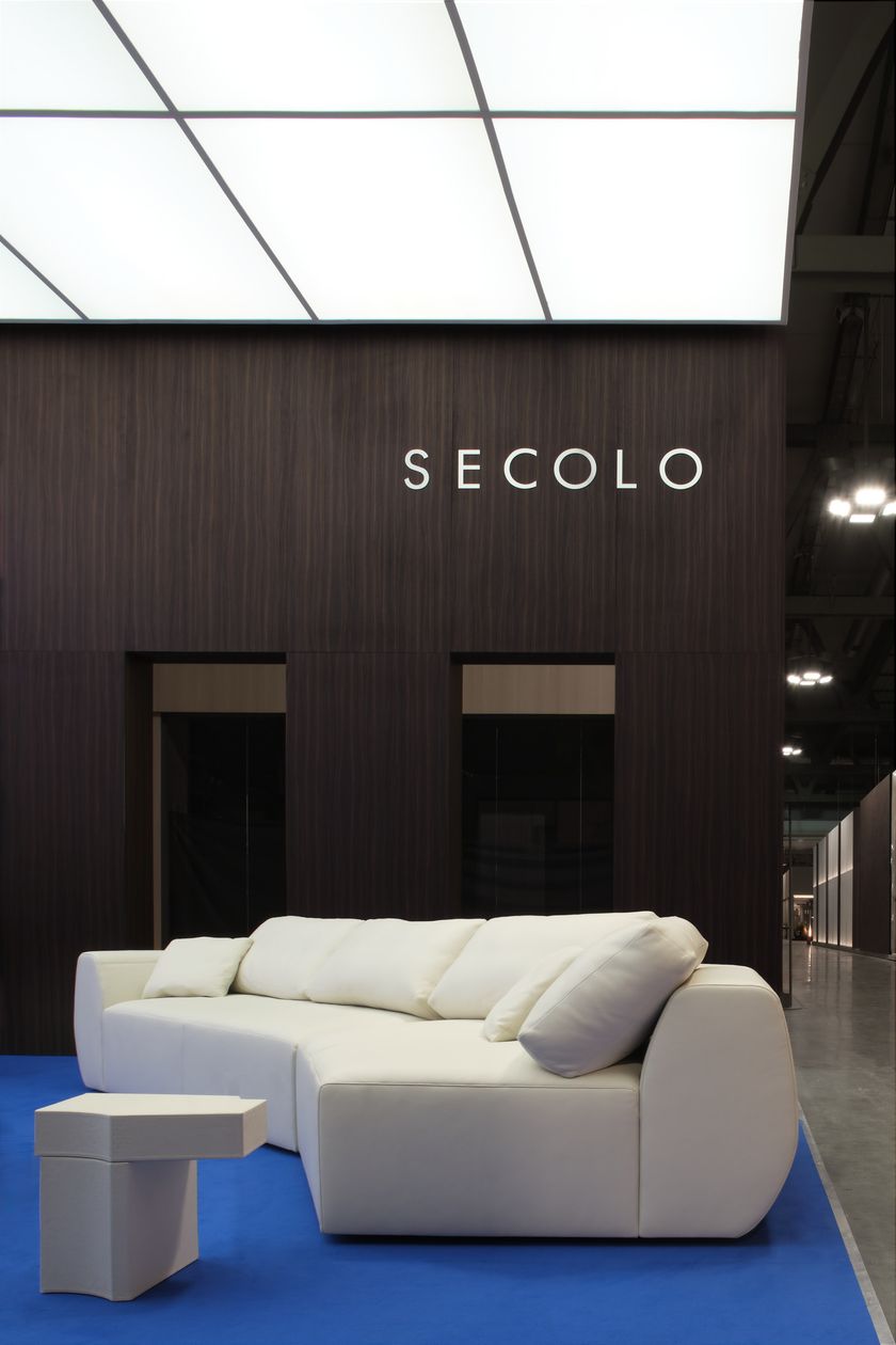 FUTURA Sofa By Secolo | design Artefatto