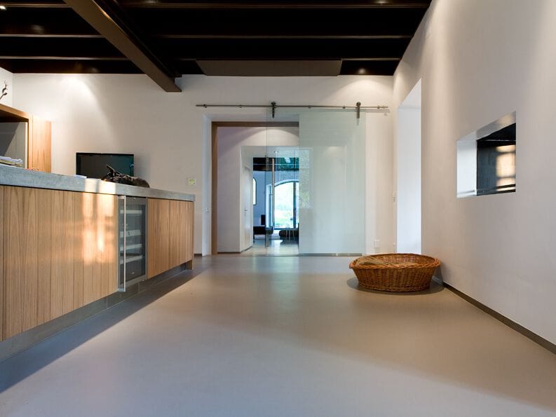 PURE Continuous flooring By Senso