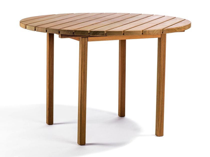DJURÖ Round teak garden table By Skargaarden | design Matilda Lindblom