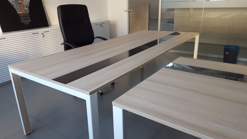TEAM Office desk By Stefani