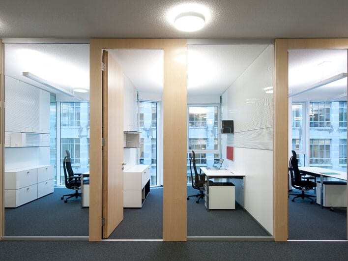 SYSTEM 3400 Mampara divisoria By Strähle Raum-Systeme