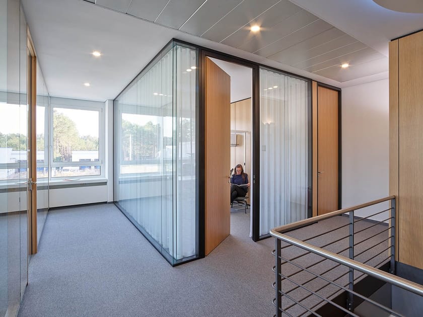 SYSTEM 3500 Mampara divisoria By Strähle Raum-Systeme