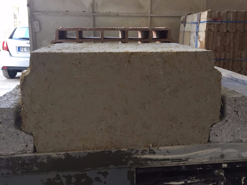 Straw and cement slab block By Prespaglia