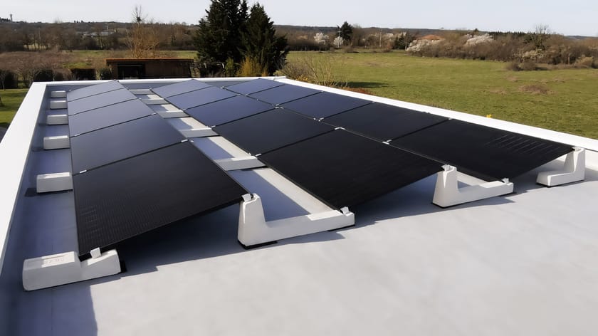 CONNECT 10° VERTICAL Support for photovoltaic system By Sun Ballast