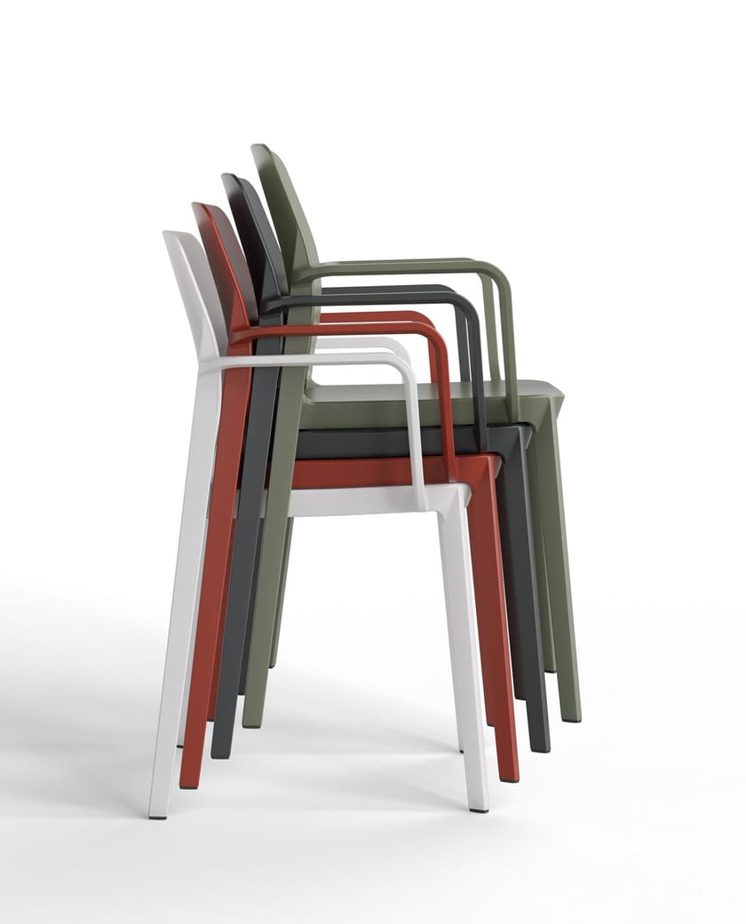 T!PA | Chair with armrests By Pointhouse design Arter&Citton