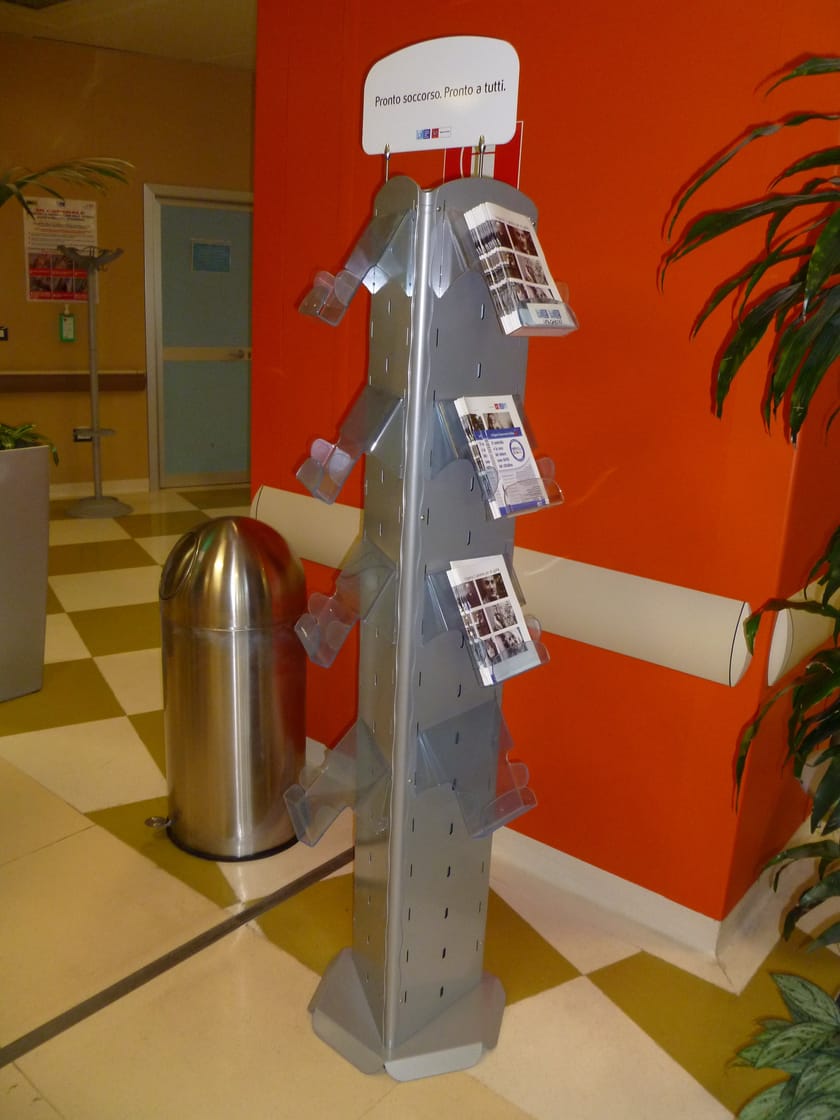 Three-sided display stand T-TOWER By GEPROM design