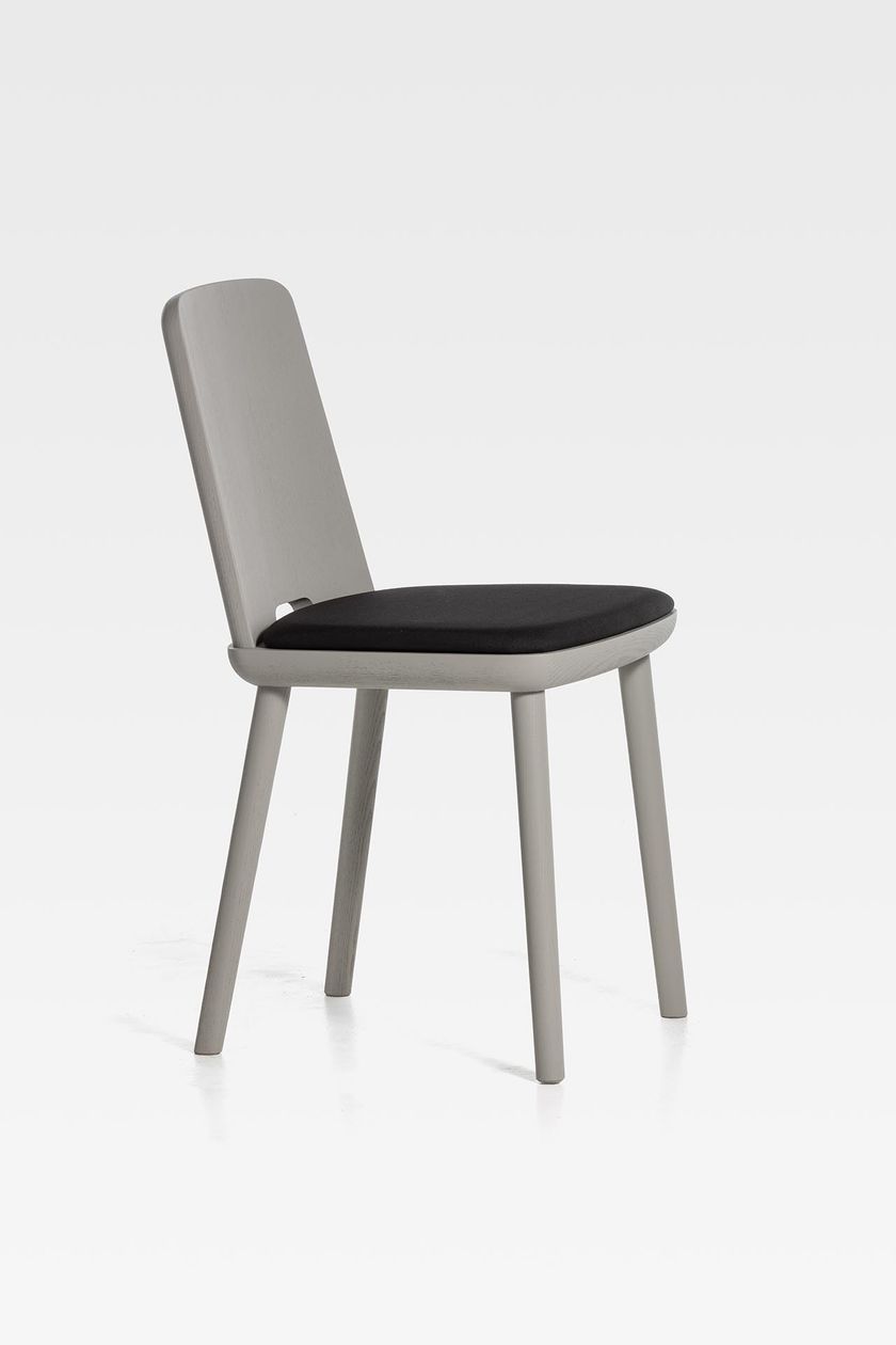 TABLET Ash chair with integrated cushion By SIPA