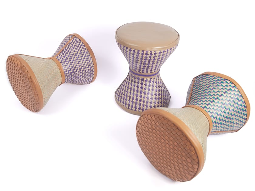 Tabouret en cuir TALKING STOOLS By STUDIO LANI