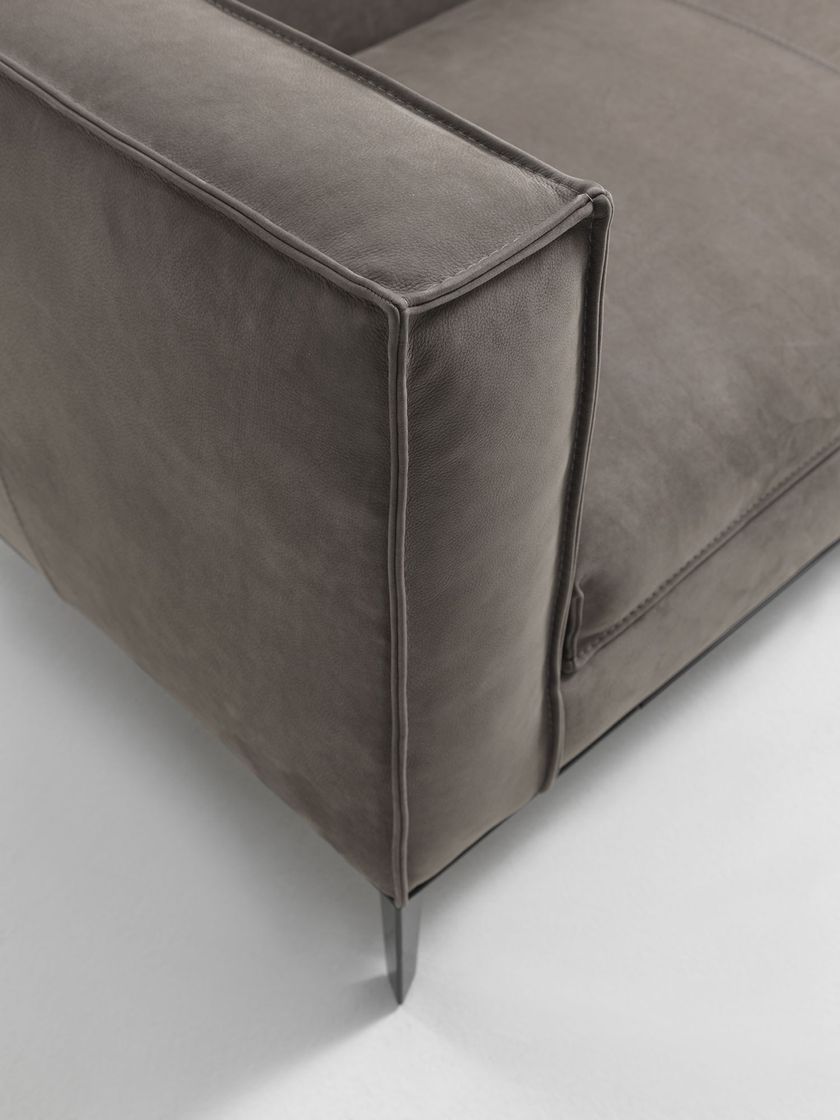 TAYLOR JUNIOR 2 seater leather sofa By Frigerio
