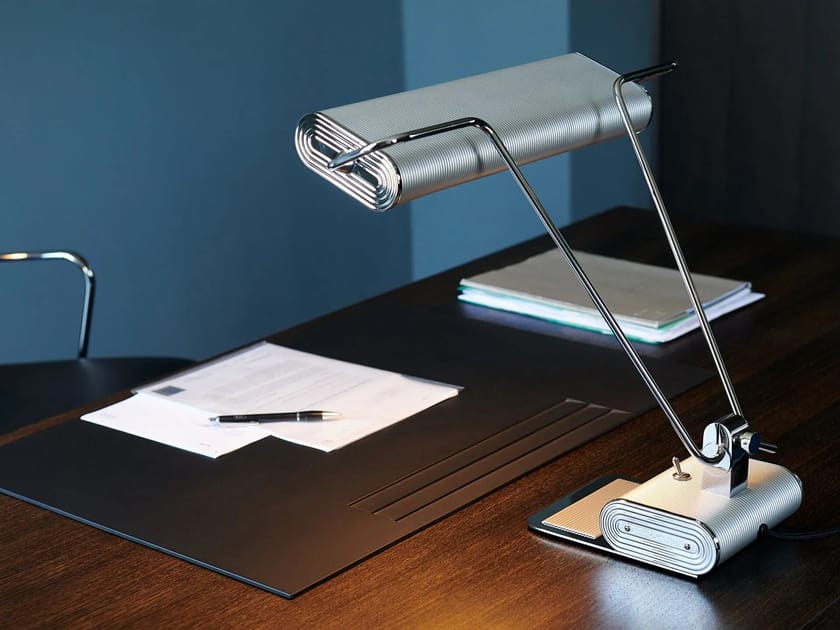 AD 34 Table lamp By TECNOLUMEN®