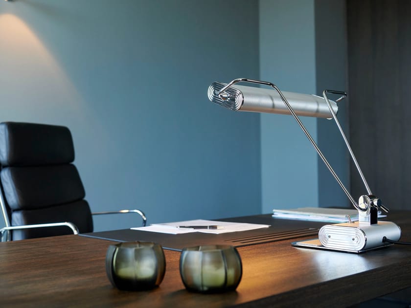 AD 34 Table lamp By TECNOLUMEN®