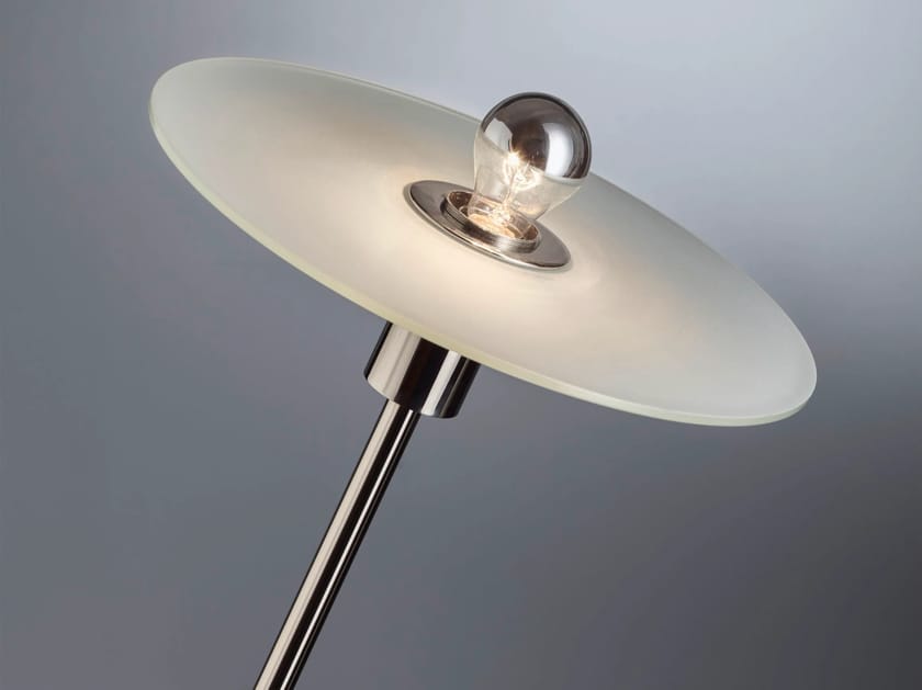 BST 23 Floor lamp By TECNOLUMEN®