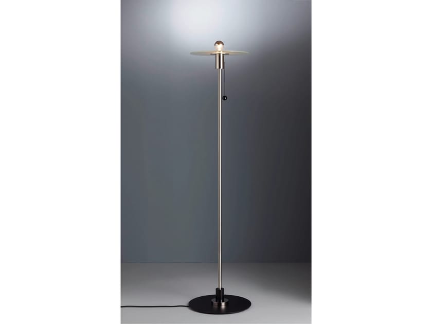 BST 23 Floor lamp By TECNOLUMEN®
