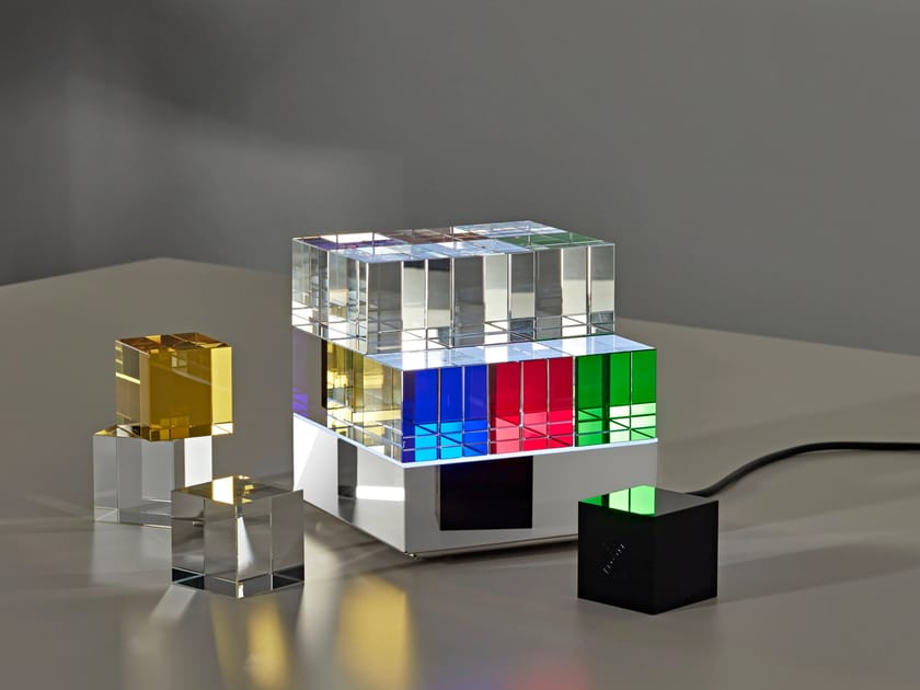 CUBELIGHT MOVE Table lamp By TECNOLUMEN®