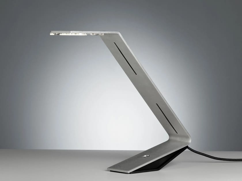 FLAD Table lamp By TECNOLUMEN®