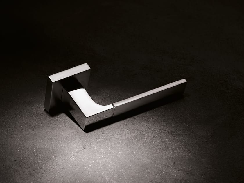 THAIS Chromed brass pull handle By LINEA CALI'