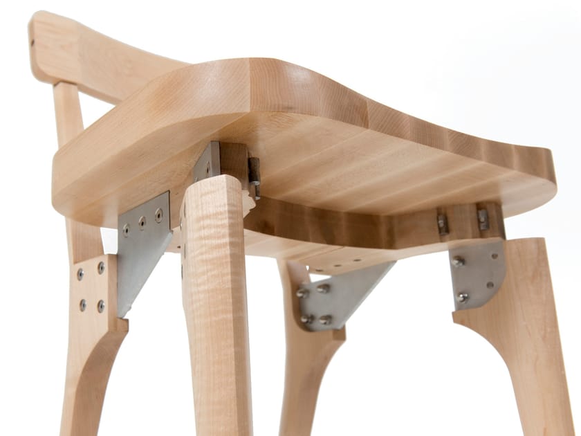 Sedia in acero THE MAPLE BUTCHER BLOCK CHAIR By KHEM Studios