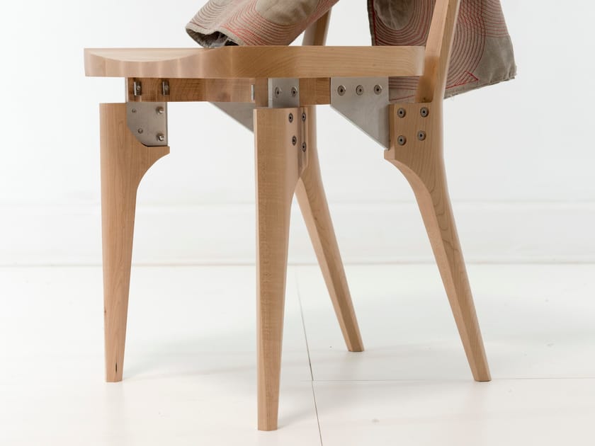 Sedia in acero THE MAPLE BUTCHER BLOCK CHAIR By KHEM Studios