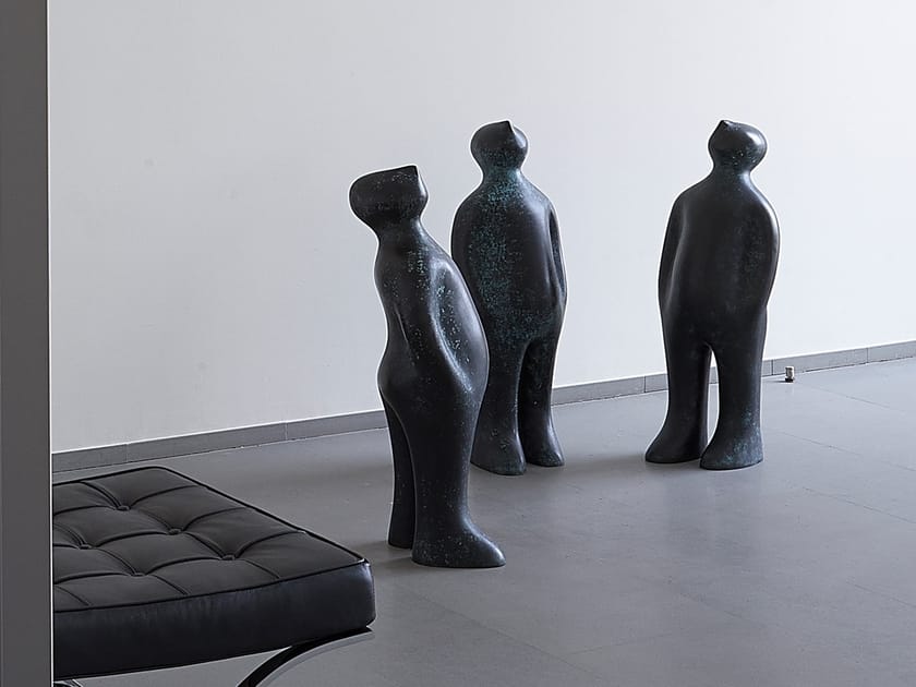 Bronze sculpture THE VISITOR BRONZE By Gardeco design Guido Deleu