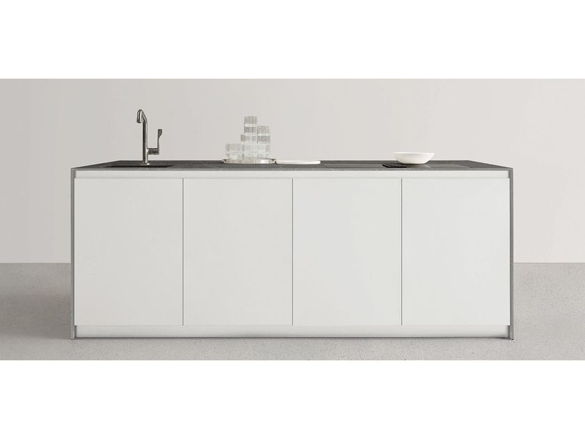 THEA CONCEPT Kitchen without handles By Arclinea | design Antonio Citterio