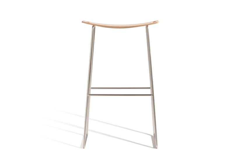 Taburete alto apilable patín TIC 530M Colección Tic By Capdell