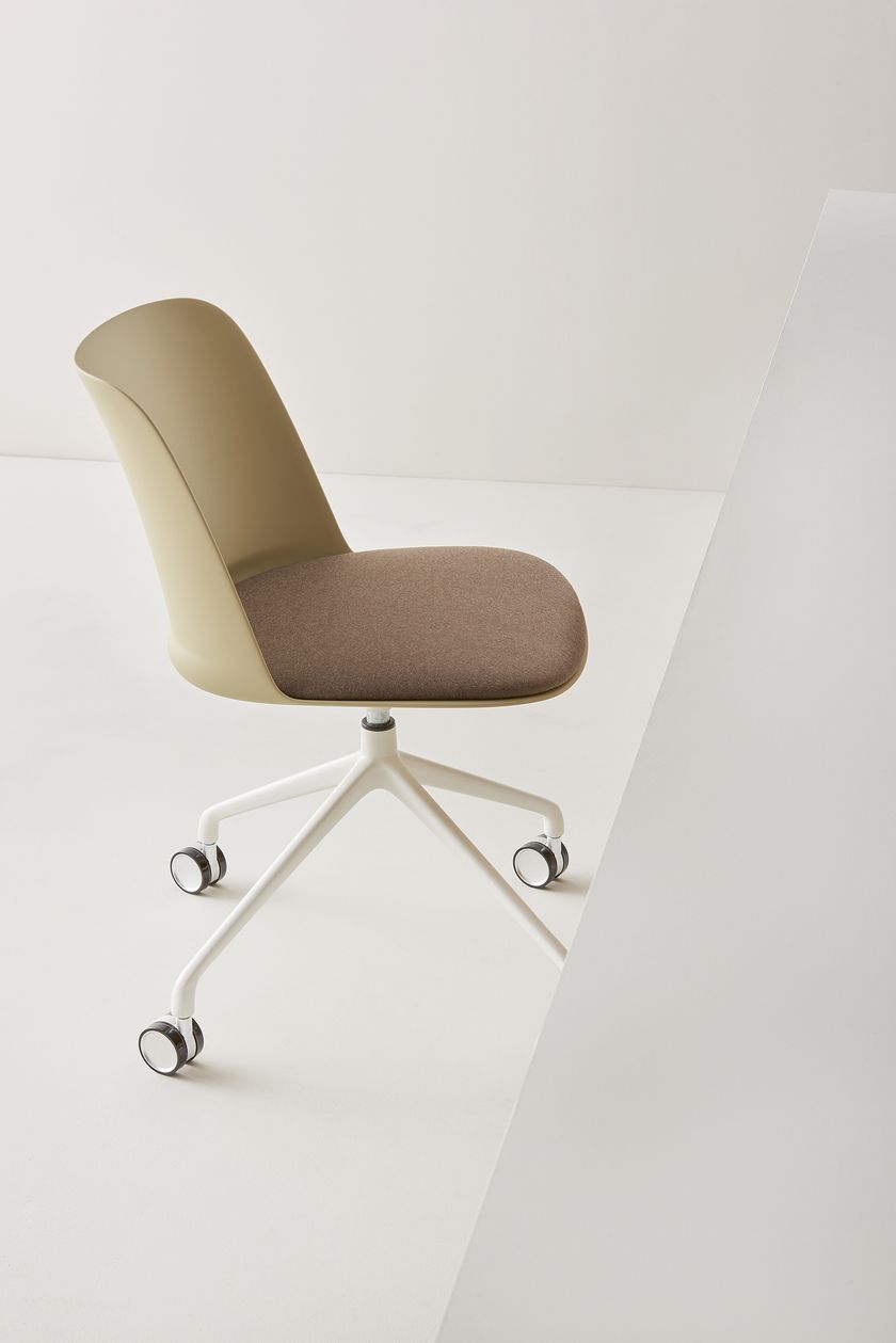 TO-BE | Swivel chair To-Be Collection By Segis design Archirivolto