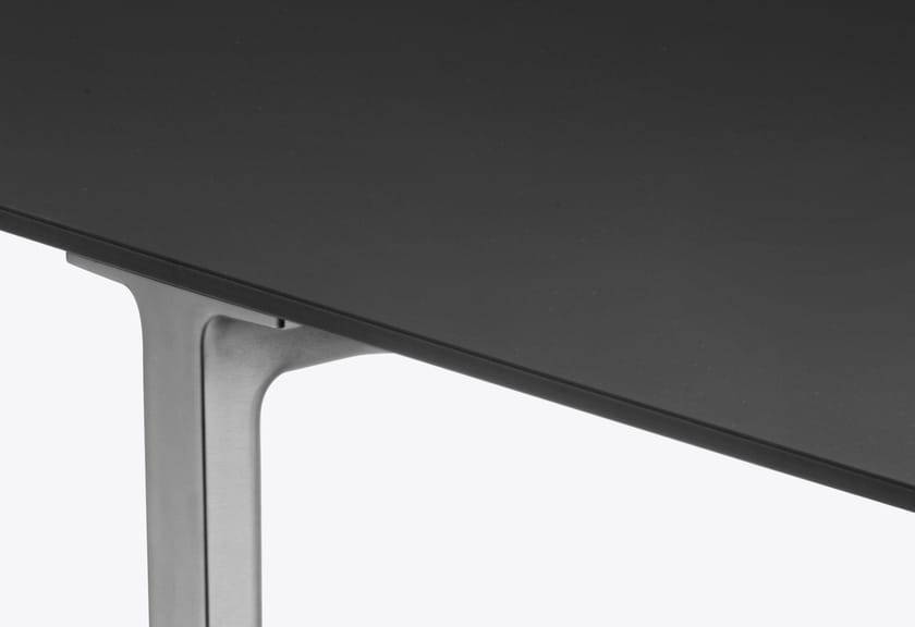 TOA TABLE CC Table rectangulaire en aluminium et bois By Pedrali ...